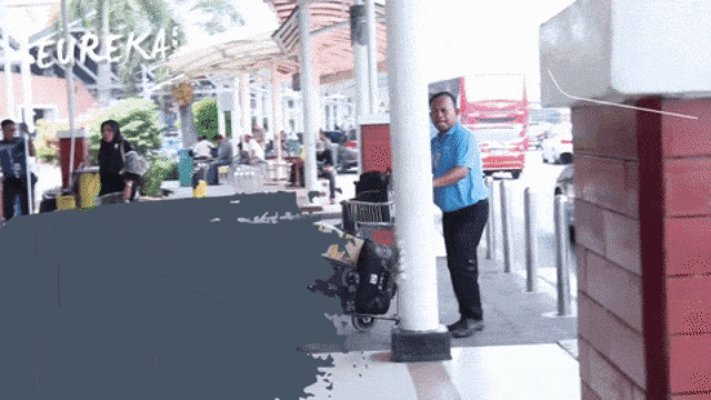 Nasib Untung Porter Jadi Helper | kumparan.com