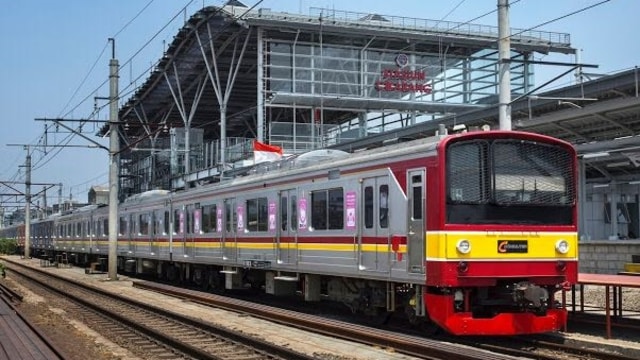 Begini Aturan Baru Naik KRL yang Mulai Berlaku Senin | kumparan.com