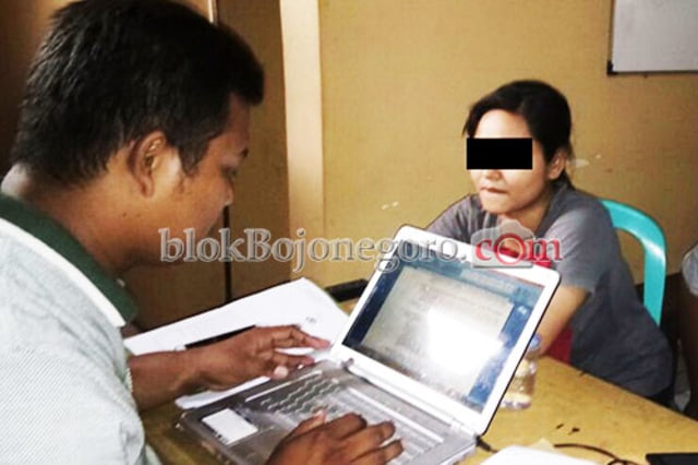 Ibu Kandung yang Tega Buang Bayi, Ternyata Masih 21 Tahun | kumparan.com Ibu Kandung yang Tega Buang Bayi, Ternyata Masih 21 Tahun | kumparan.com