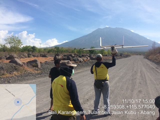 Gempa 25 Ribu Kali Dalam Sebulan, Gunung Agung Masih Status Awas ...