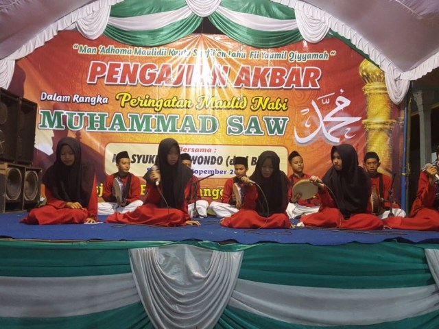 Pengajian Akbar Dalam Rangka Maulid Nabi Muhammad SAW | kumparan.com