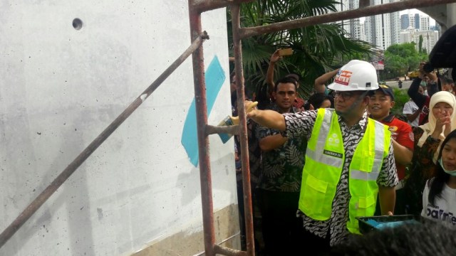 Anies Ajak Warga Warnai Tembok di Kampung dan Gang dengan Mural ... Anies Ajak Warga Warnai Tembok di Kampung dan Gang dengan Mural ...