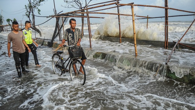 12 Badai Siklon Tropis yang Pernah Terjang Indonesia | kumparan.com