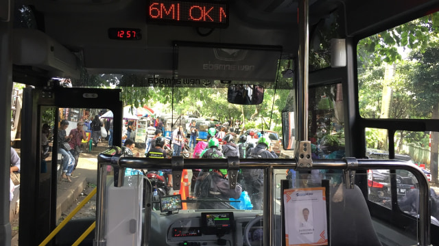 Mencoba Minitrans, Bus Pengganti Metromini dari TransJakarta | kumparan.com