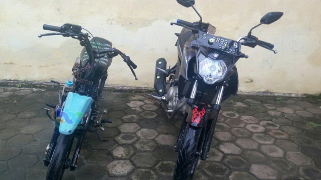 Tabrakan Motor di Kanor, Seorang Pengendara Luka Berat | kumparan.com