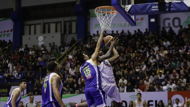 IBL: Duo Bandung Kalah Telak di Penutupan Seri II | kumparan.com