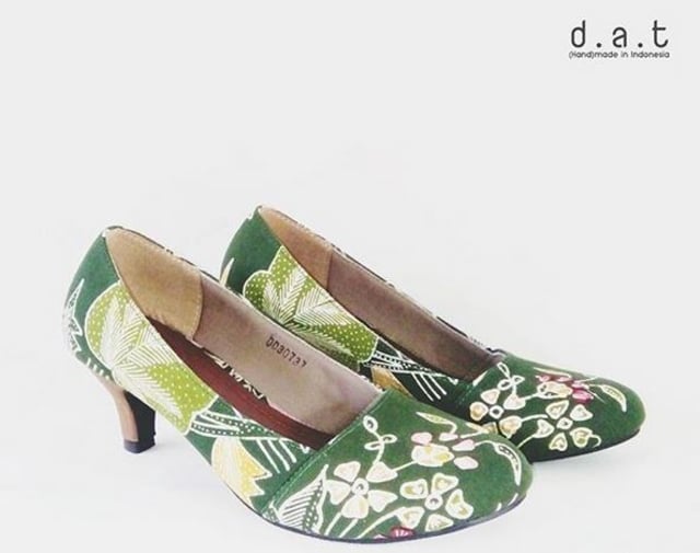 Sepatu Batik High Heels Handmade 'Pencuri' Perhatian Kaum Hawa ...