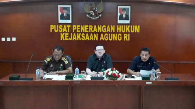 Tim Intel Kejagung Tangkap Buronan Korupsi Dana Pensiun Kota Batam ... Tim Intel Kejagung Tangkap Buronan Korupsi Dana Pensiun Kota Batam ...
