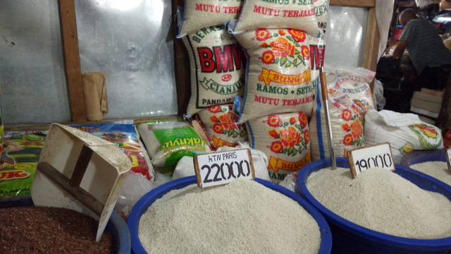Saat Harga Beras Melambung, Bukan Cuma Konsumen Pedagang pun Bingung ...