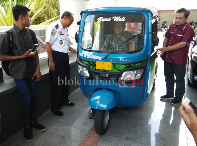 Wabub Uji Coba Kendaraan Transportasi Roda Tiga | kumparan.com
