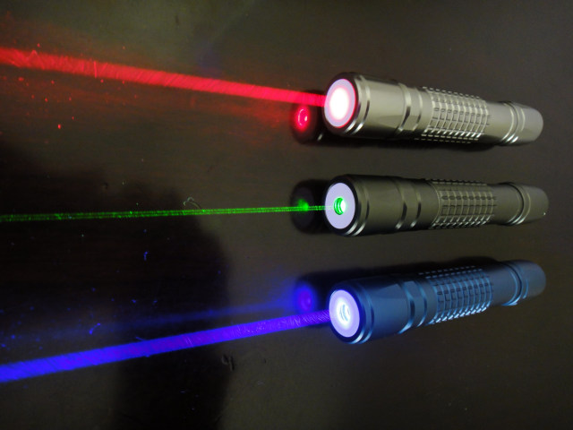 Serangan Laser Pointer pada Pesawat Terbang | kumparan.com