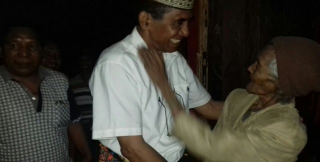 Golkar Usung Frans Sarong Untuk Cabup Manggarai Timur. | kumparan.com Golkar Usung Frans Sarong Untuk Cabup Manggarai Timur. | kumparan.com