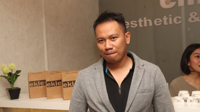 Penjelasan Vicky Prasetyo soal Adiknya yang Kecelakaan Mobil | kumparan.com Penjelasan Vicky Prasetyo soal Adiknya yang Kecelakaan Mobil | kumparan.com