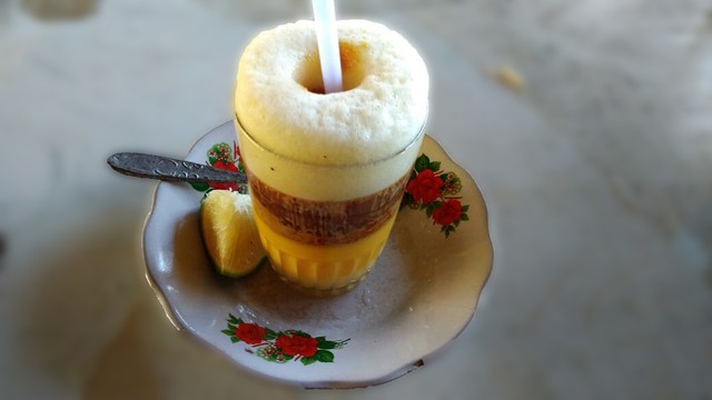 Menyeruput Teh Talua Bertingkat di Pesisir Selatan | kumparan.com