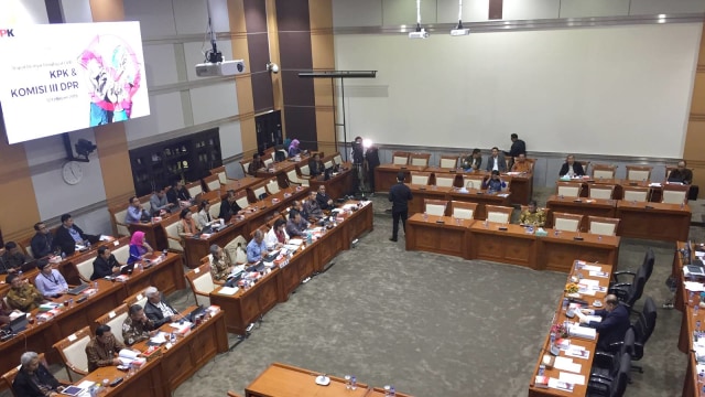 Komisi III RDP dengan KPK Bahas Evaluasi Kerja hingga Korupsi Politik | kumparan.com