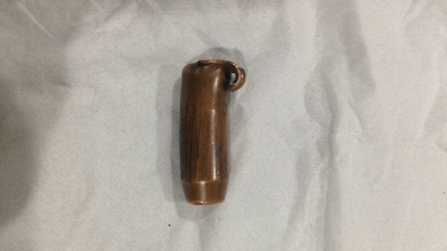 Proyektil Peluru Nyasar ke Tempat Konveksi di Surabaya | kumparan.com