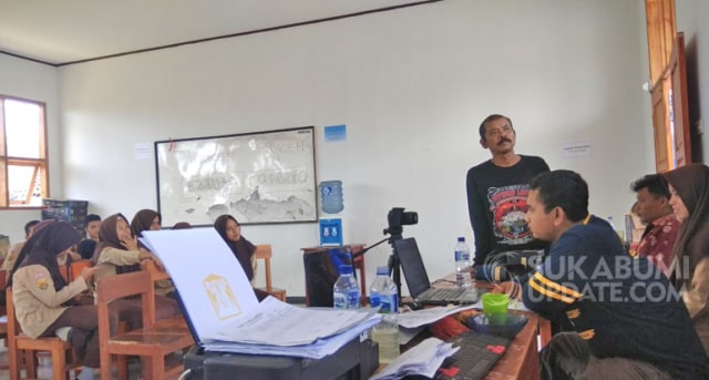 UPTD Disdukcapil Jampangkulon Sukabumi Jemput Bola Rekam E-KTP | kumparan.com