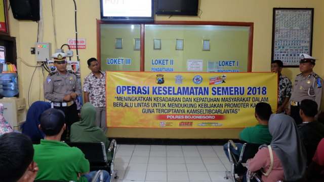 Sat Lantas Polres Bojonegoro Sosialisasi Kamseltibcar Lantas Pada Pemohon SIM | kumparan.com
