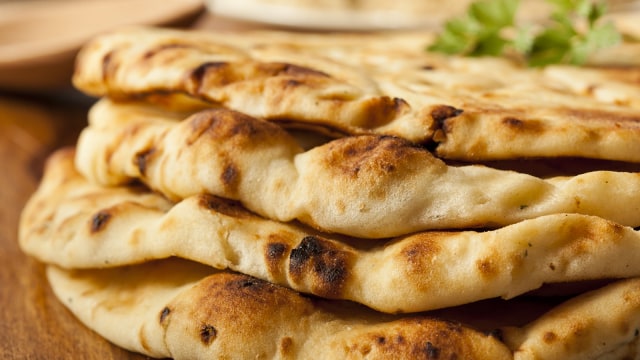 5 Tips Membuat Roti Naan agar Hasilkan Tekstur yang Kenyal | kumparan.com
