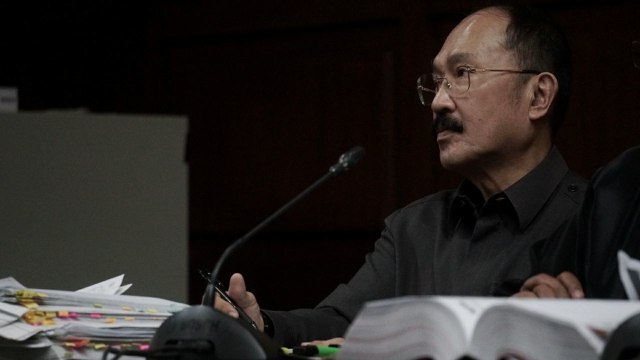 Fredrich Yunadi Minta Satpam RS Permata Hijau Disumpah Pocong ... Fredrich Yunadi Minta Satpam RS Permata Hijau Disumpah Pocong ...