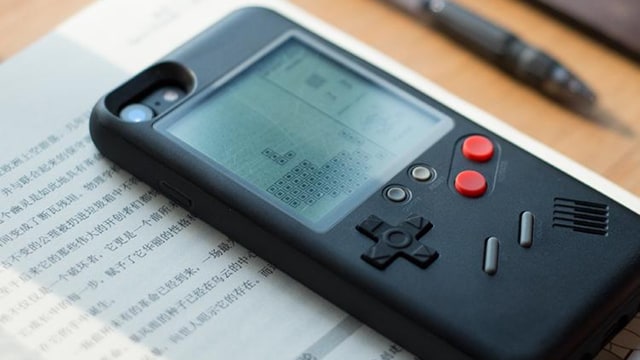 Casing Ponsel Ini Bisa Ubah iPhone Jadi Game Boy | kumparan.com