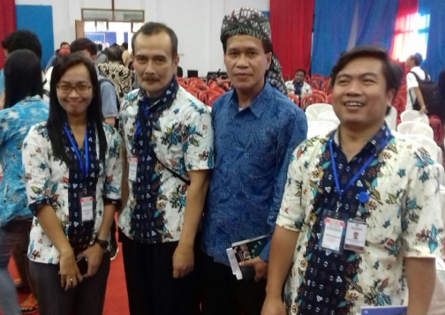 Norbertus Jegalus: Filsuf “Jalan Sepi” dari Flores | kumparan.com