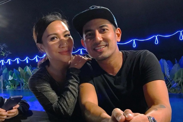 Meski Berbeda Agama, 7 Pasangan Selebriti Ini Tetap Awet dan Mesra ...