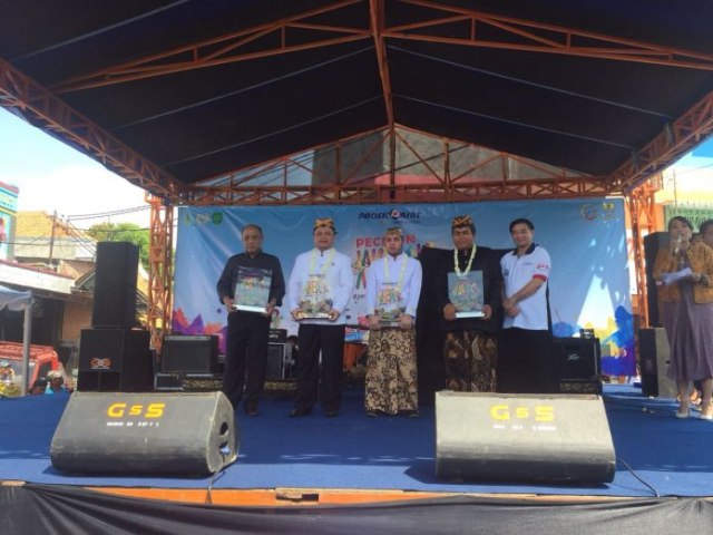 Tiga Kesultanan Cirebon Dukung Pecinan Warna-Warni Pasar Kanoman ...