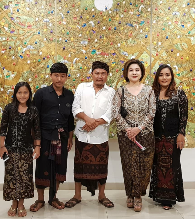 Made Gunawan, Berdiri Dibalik Pohon | kumparan.com