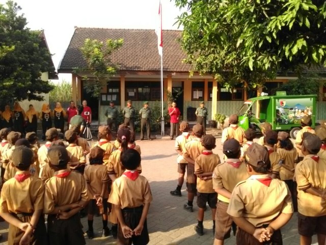 Koramil 0815/07 Jetis Bentuk Karakter &Tumbuhkan Minat Baca Siswa ...