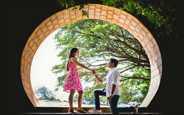 Inspirasi Foto Prewedding Simple dan Elegant | kumparan.com