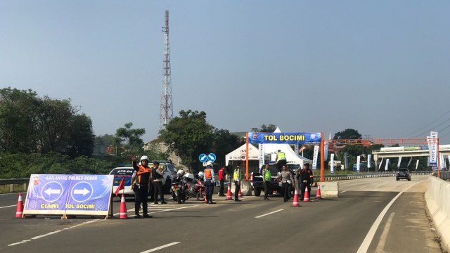 Tol Bocimi Macet, Exit Tol Simpang Caringin Dibuka | kumparan.com