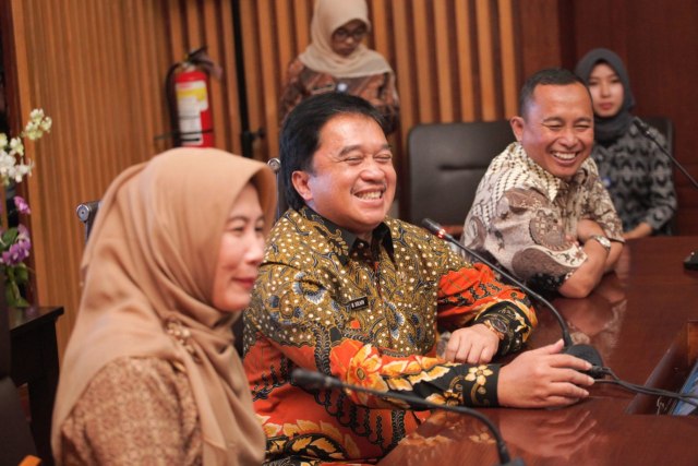 PEMKOT BANDUNG DAN LAPAN TEKEN KERJA SAMA SANTANU DAN SADEWA LAHIR DI ...