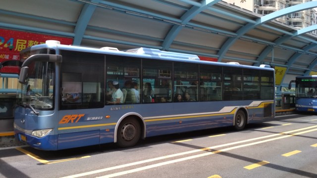 Menjajal Busway di China: Jalur ‘Steril’ dari Mobil Pribadi | kumparan.com