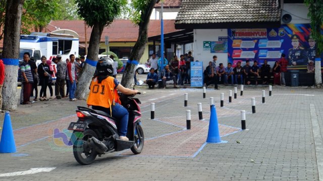 Mulai Hari Ini, Layanan Penerbitan SIM dan STNK Kembali Dibuka ...