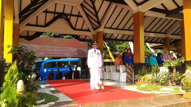 Polres Bojonegoro Gelar Upacara Peringatan Hari Bhayangkara ke-72 di ... Polres Bojonegoro Gelar Upacara Peringatan Hari Bhayangkara ke-72 di ...