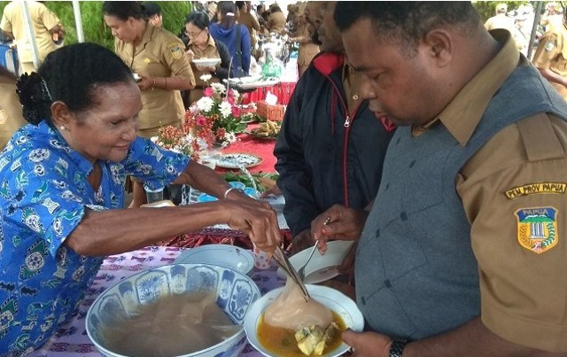 Manis dan Gurih, Berbagai Olahan Sagu Papua | kumparan.com