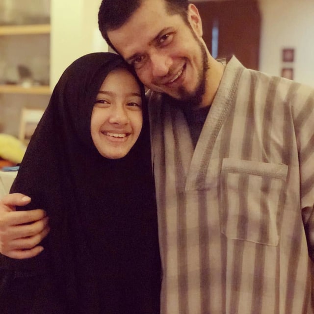 10 Potret Harmonis Keluarga Jihan Fahira dan Primus Yustisio | kumparan.com