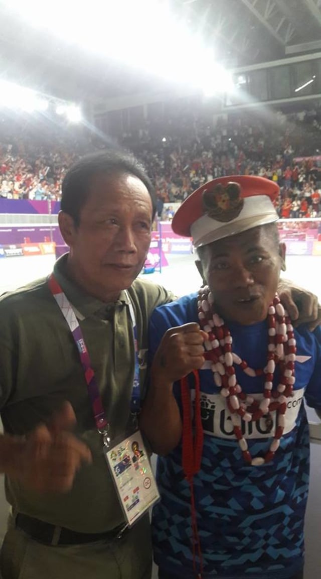 5 Fakta Menarik Pak Yanto, 38 Tahun Jadi Suporter Bulu Tangkis ...