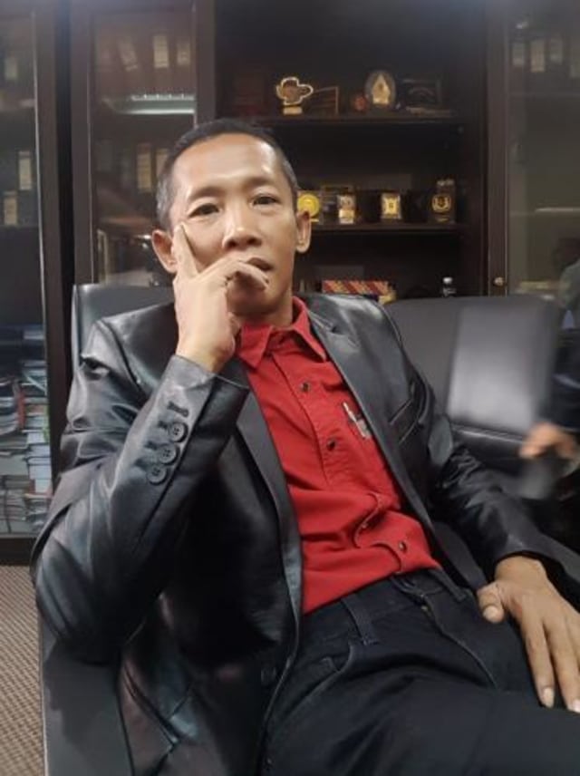 Anggota Dewan Ini Sayangkan Cuitan Roy Suryo kepada Jokowi | kumparan.com