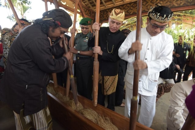 Upacara Adat Seren Taun di Kuningan Diharapkan Jadi Destinasi Wisata ...