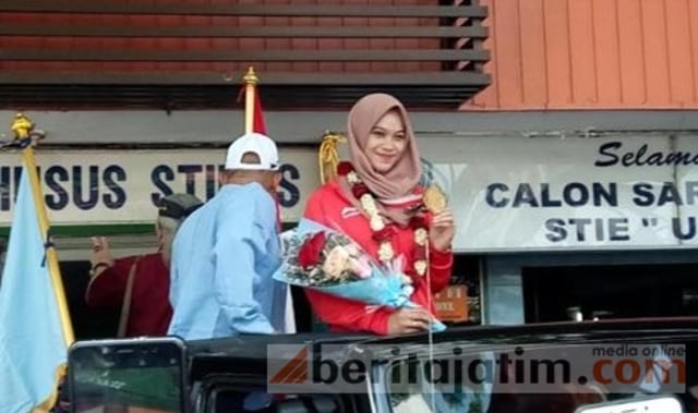 Sarah Pesilat Cantik Peraih Emas Pencak Silat Asian Games Pawai ... Sarah Pesilat Cantik Peraih Emas Pencak Silat Asian Games Pawai ...