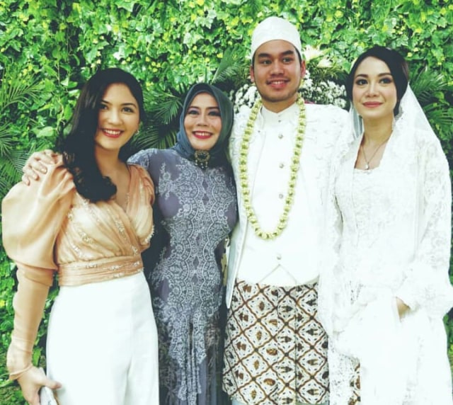 5 Fakta Menarik Rama Putra, Anak Dewi Yull yang Baru Menikah | kumparan.com