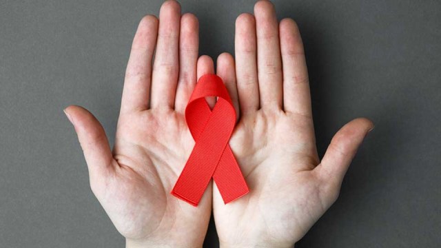 Faktor yang Bisa Mempengaruhi Perkembangan HIV | kumparan.com