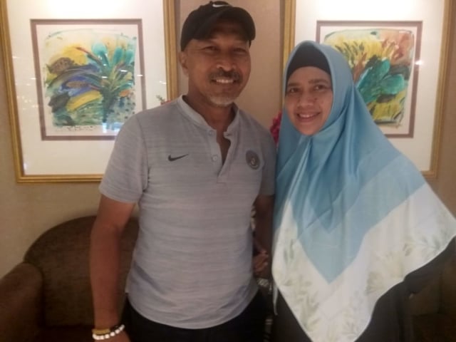 Kisah Fakhri Husaini Nekat Melamar Novieta Seorang Diri | kumparan.com Kisah Fakhri Husaini Nekat Melamar Novieta Seorang Diri | kumparan.com