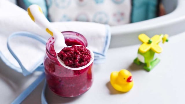 Bubur Susu Beet Apel | kumparan.com