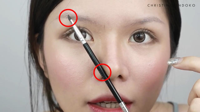 5 Langkah Mudah Bikin Alis Menawan bagi Pemula | kumparan.com