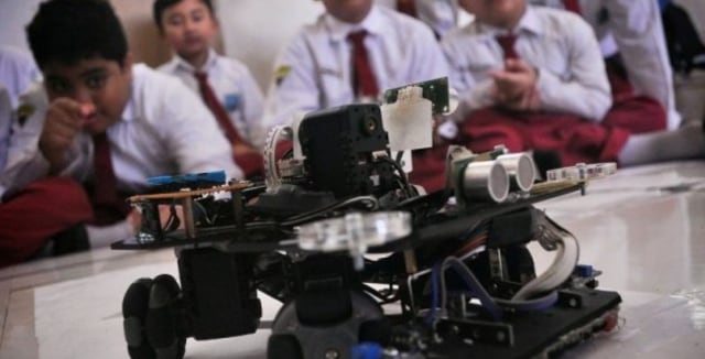 Serunya Edukasi Robotik di Sekolah | kumparan.com