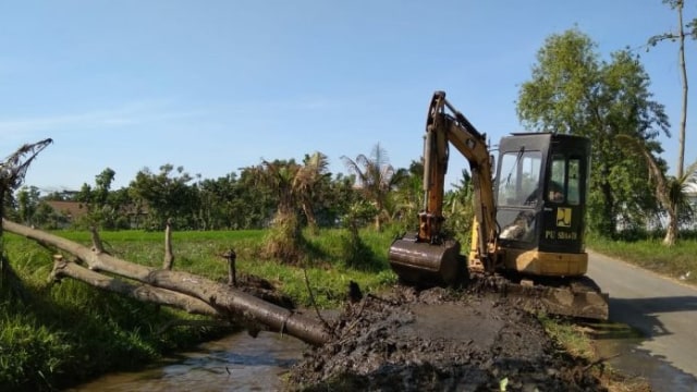 Pemkab Pasuruan Kebut Normalisasi Saluran Air | kumparan.com Pemkab Pasuruan Kebut Normalisasi Saluran Air | kumparan.com