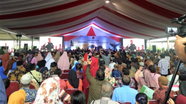 Saat Jokowi Ancam Menteri BPN Kejar Target Pemberian Sertifikat Tanah ... Saat Jokowi Ancam Menteri BPN Kejar Target Pemberian Sertifikat Tanah ...